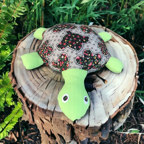 Irv Clay | Accents | Turtle Pillow Vintage Decorretro Vibe Turtle Lover ...